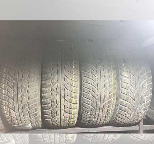 Kumho I'Zen RV Stud KC16 225/60 R17 H