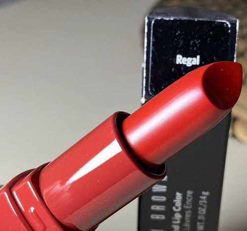 Красная помада Bobbi Brown Regal