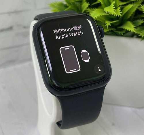 Умные часы Apple Watch Series 8 41 MM