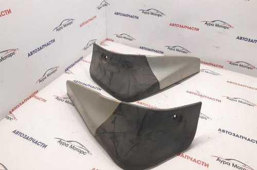 Брызговик задний Toyota Harrier MCU10 1mzfe 2000