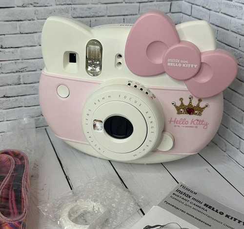 Фотоаппарат instax Hello Kitty