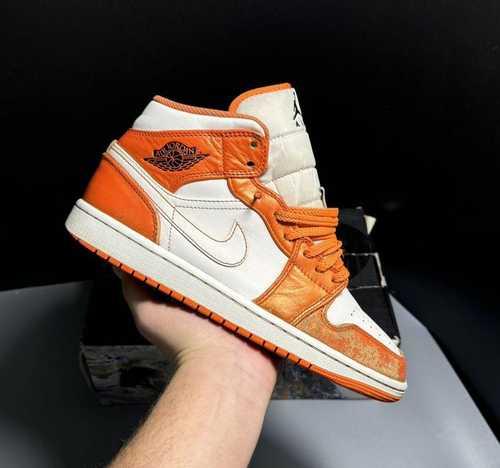 Air Jordan 1 Mid SE (42eu) (оригинал)