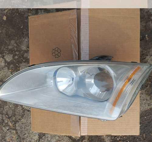 Фара левая Ford Focus 2 2006
