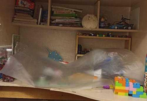 Детская кровать чердак со столом и шкафом