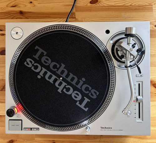 Проигрыватель винила Technics SL-1200 MK7