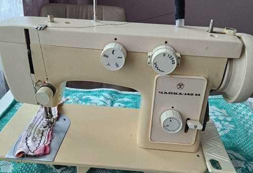 Швейная машинка Чайка 142м
