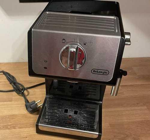 Кофемашина DeLonghi рожковая