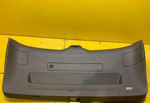 Обшивка двери багажника Audi Q5 2008-2012