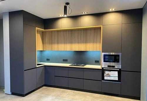 Встроенный кухонный гарнитур с подсветкой