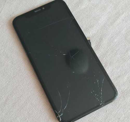 iPhone xr дисплей битый