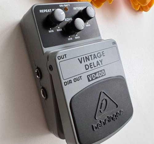 Педаль эффектов Behringer VD400 Vintage Delay