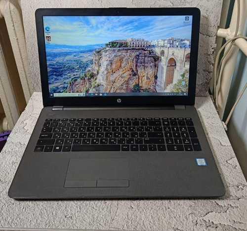 Ноутбук HP, I5 7200U, 8gb ddr4, ssd 256gb
