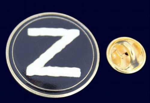 Значок с символом Z (цвета: черный/хаки)