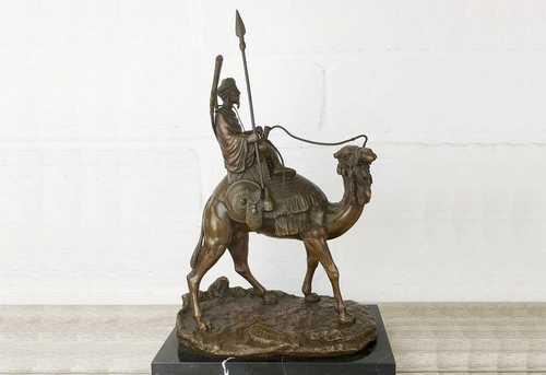 Скульптура "Арабский воин на верблюде"