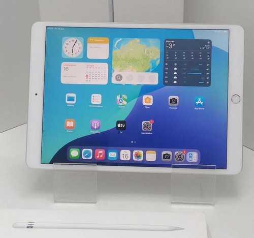 Планшет без SIM-карты Apple iPad Air 3 64 GB Wi-Fi