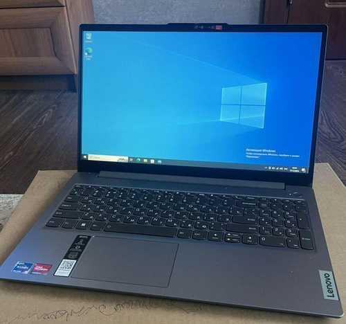 Ноутбук Lenovo IdeaPad Slim 3 15ABR8