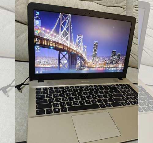 Asus 15.6 D541N