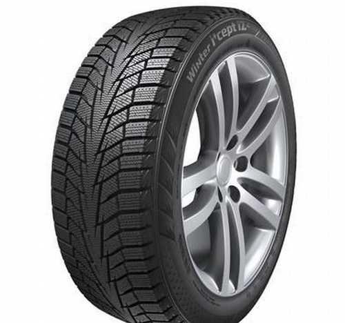 Hankook Winter I'Cept iZ 2 W616 215/65 R17