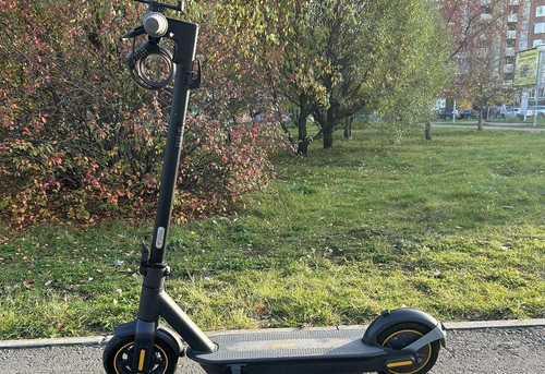 Электросамокат Ninebot Kickscooter MAX G30P