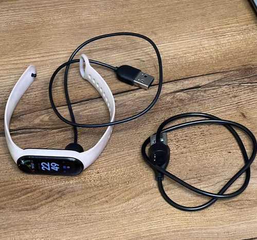 Зарядный кабель и фитнес браслет mi band 6