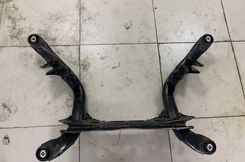 Audi A4 B8 подрамник задний