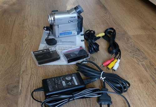 Видеокамера Sony DCR-HC15E (формат miniDV)