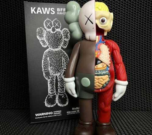 Игрушки kaws и bearbrick