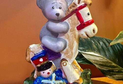 Елочная игрушка медвежонок на лошадке Komozja