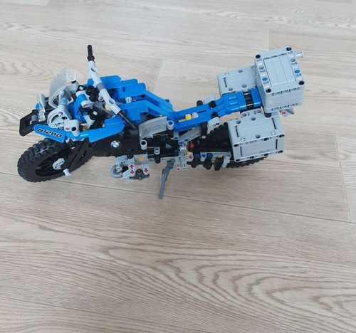 Lego Technic 42063. Мотоцикл bmw