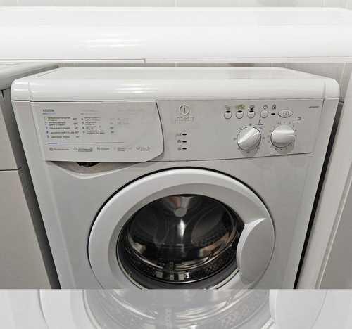 Узкая стиральная машина Indesit wiun 102