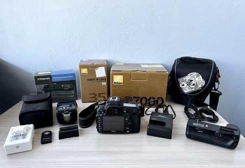 Nikon D7000 с полным комплектом аксессуаров