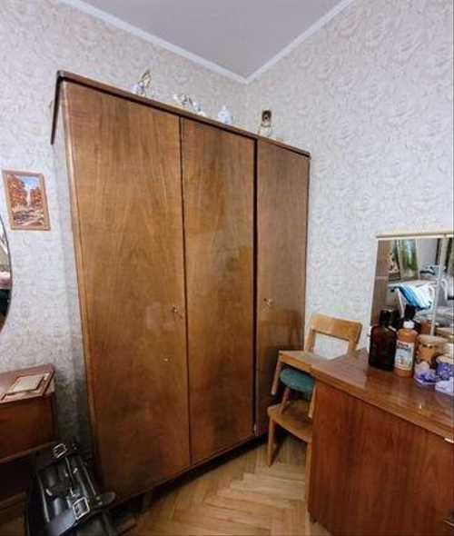Шкаф трехстворчатый СССР