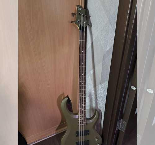 Бас-гитара Ibanez BTB 200 активная