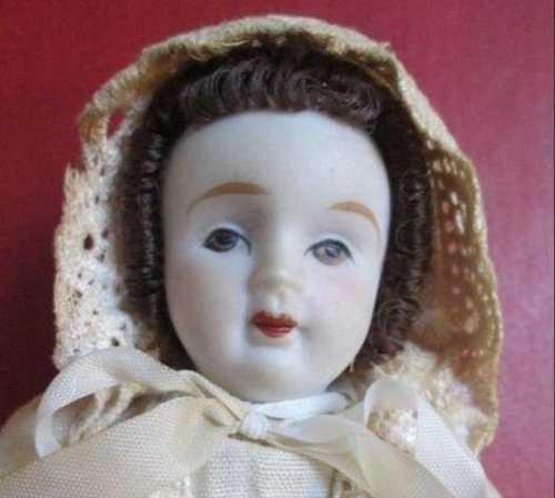 Коллекционная фарфоровая кукла из Германии,винтаж