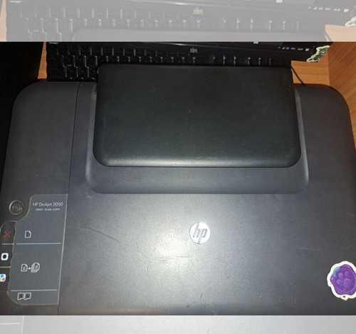 Продам принтер HP Deskjet 2050 (на запчасти)