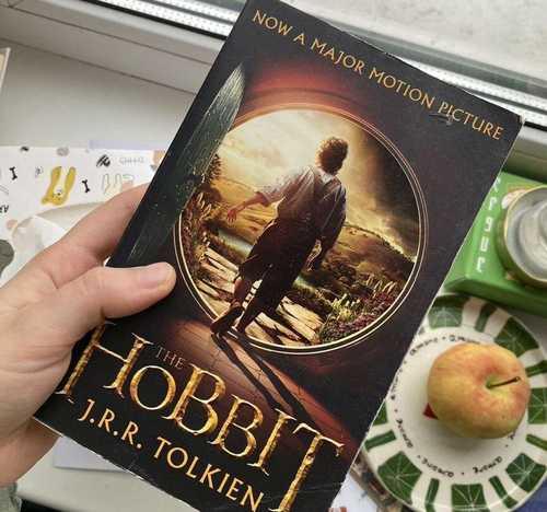 Книга 'The Hobbit' John R.R. Tolkien