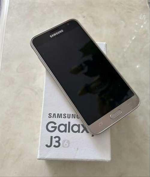 Телефон Samsung J 3 2016