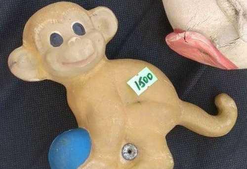 Детская резиновая игрушка обезьянка