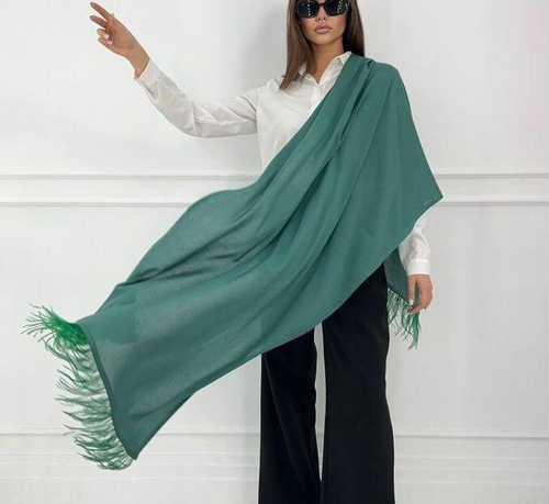 Палантин платок шаль с перьями зеленый
