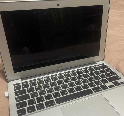 MacBook Air 11 (2011), 128 ГБ, Core i5, 1.6 ГГц, RAM 4 ГБ, Intel HD Graphics 3000