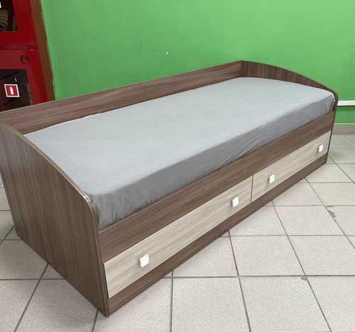 Кровать с ящиками новая