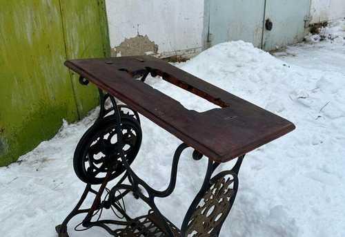 Винтажная старинная швейная машинка зингер