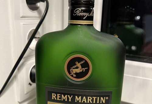 Бутылки Meukov, Remy Martin, керамические и другие