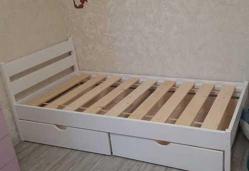 Кровать новая из дерева