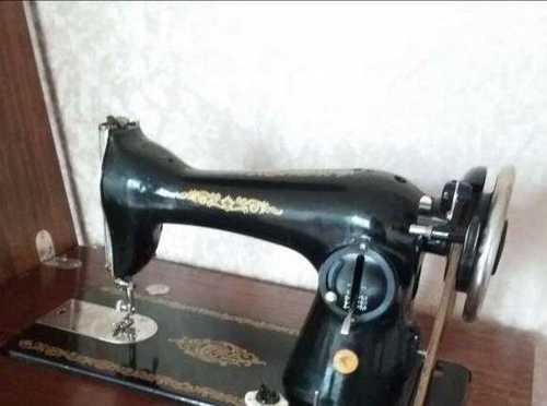 Швейная машинка Подольск 2м ножная без станины