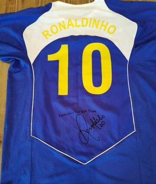 Футболка Бразилии с автографом Рональдиньо