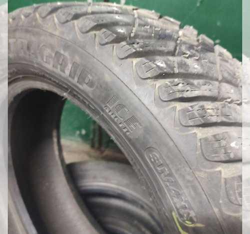 Goodyear UltraGrip Ice Arctic SUV 215/60 R17 100T