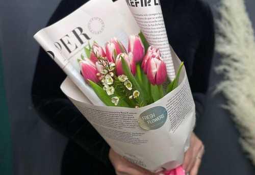 Цветы букеты тюльпаны в газетном оформлении