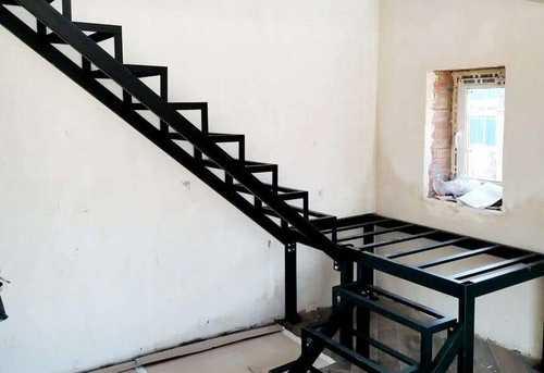 Каркас лестницы металлический под зашивку в СПб