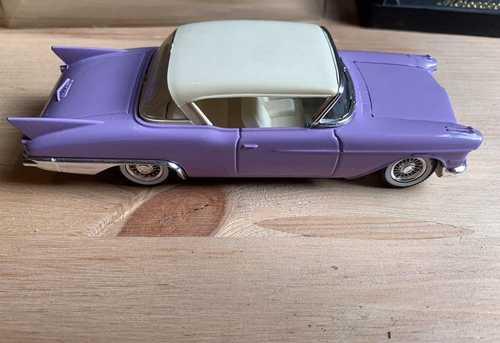 Модель авто 1:43 Cadillac eldorado 1957 Solido